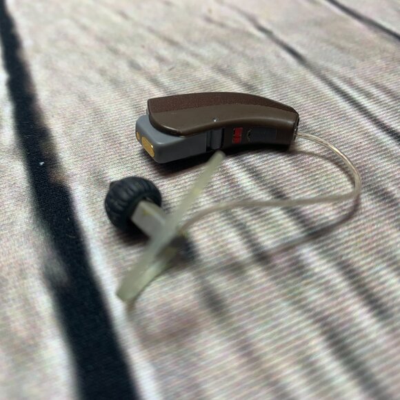 Widex | Headphones | Refurbished Widex Battery Powered Hearing Aids ...